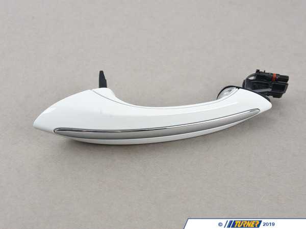 51217249981 - HANDLE PRIMED LEFT | Turner Motorsport