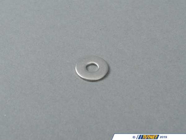 91116a140 - M5 Type 18-8 Stainless Steel Washer (5.3mm ID, 15.0mm OD ...